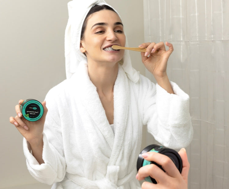 Charcoal Teeth Whitening Powder (Dentist Approved) – NatruSmile